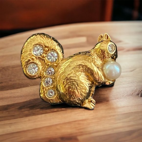 Avon | Jewelry | Vintage Avon Wilderness Scatter Squirrel Pin Gold Tone ...